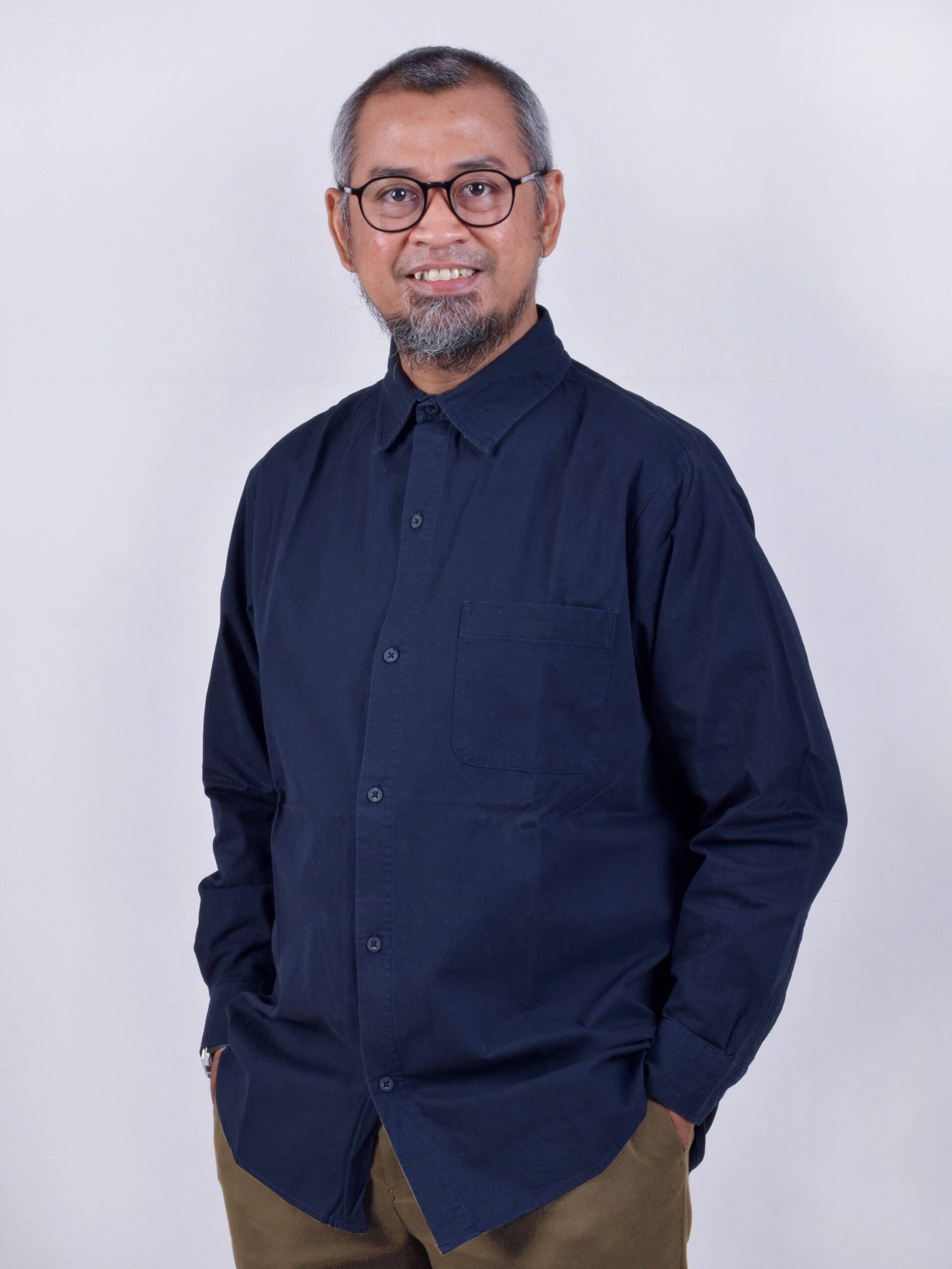 Dosen dan Tenaga Kependidikan – Desain Komunikasi Visual