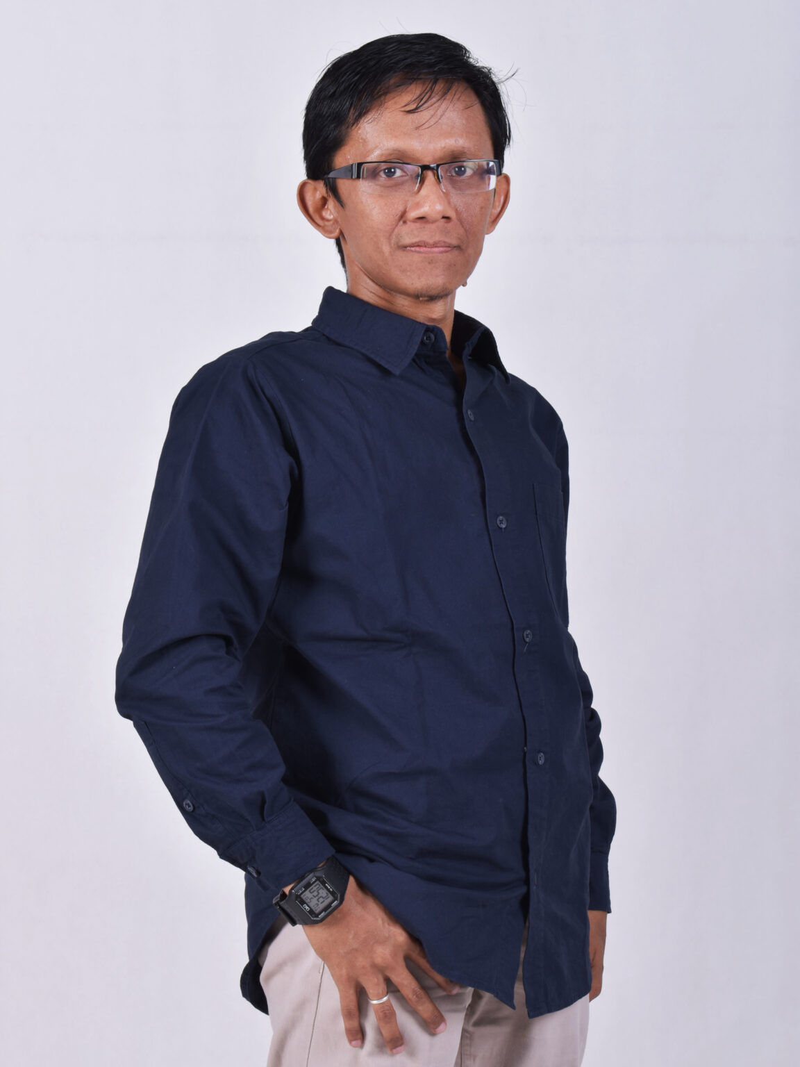 Dosen dan Tenaga Kependidikan – Desain Komunikasi Visual