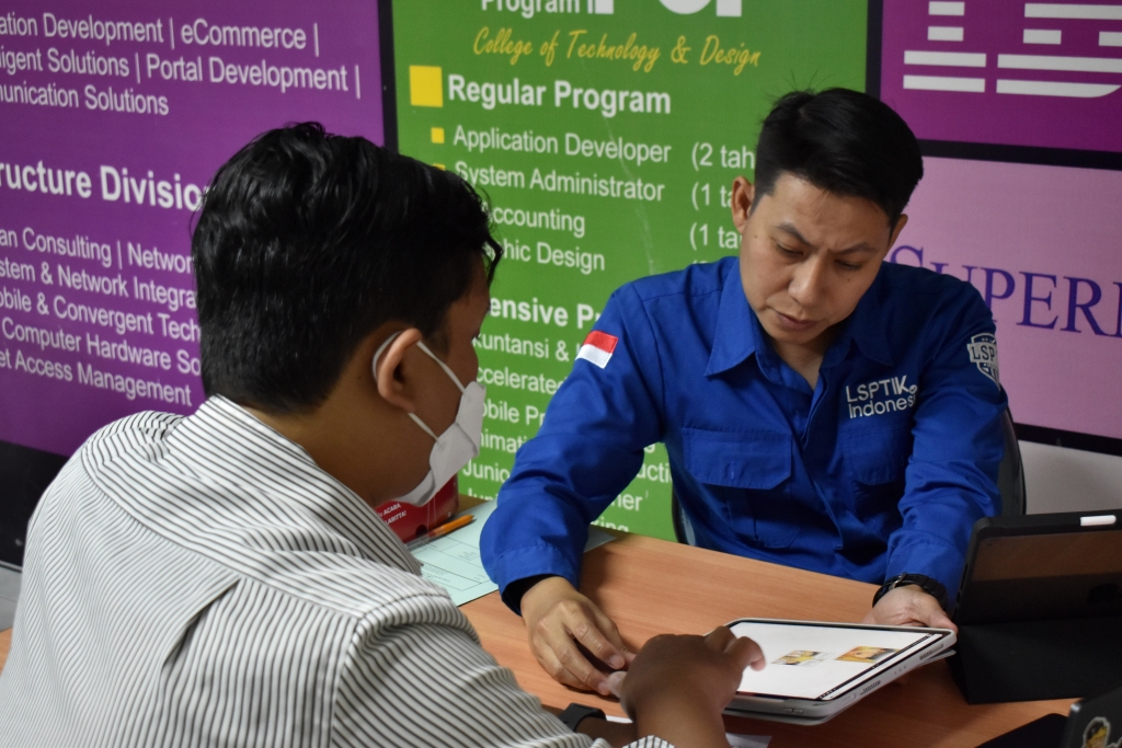 Pengembangan Staff Pengajar & Laboran dalam Bentuk Sertifikasi ...