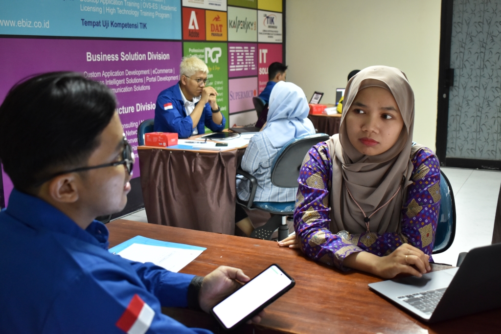Pengembangan Staff Pengajar & Laboran dalam Bentuk Sertifikasi ...